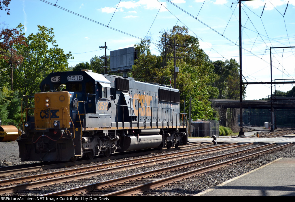 CSX SD50-2 8518 runs west down the main to rescue Q706-15 with a dead engine up front